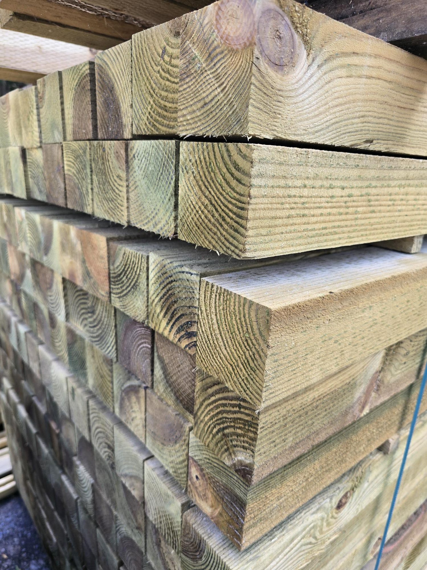 Timber Posts – Golding’s Gardeners Ltd